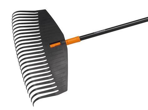 Fiskars Solid Leaf Rake Large Tradehutdirect