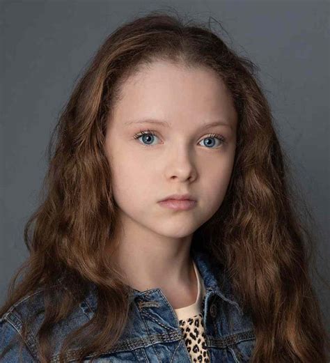 Iona Bell Is Lou Lou Hunger Games Girl The Hunger Games Book