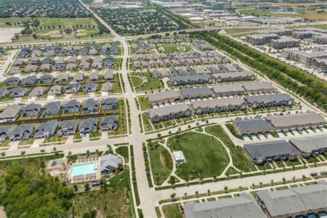 4 Suburbs Perfect For Families In North Texas Cb Jeni Homes