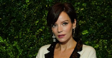 Index Fomo Lilly Allen Többet Keres A Lábfotóival Mint énekesnőként
