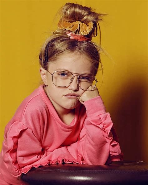 Mini Muse Pixie Feather Drum