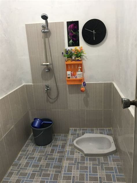 Desain Kamar Mandi Dengan Kloset Jongkok Minimalis 1 X 1 Meter