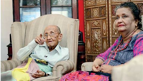 Slt Peo Tv Felicitates Dr Lester James Peiris Daily Ft