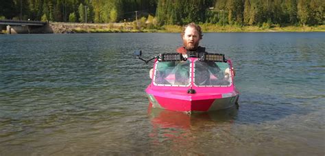 Micro Jet Boat Is A Tiny Contraption On A Daring Mission Autoevolution