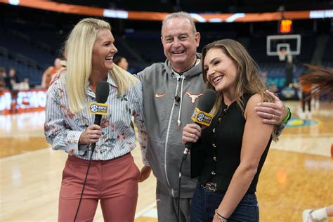 College Football Sideline Reporter Joining Espns Nba Crew The Spun