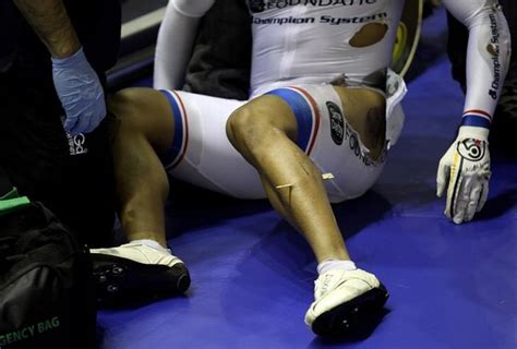 Azizulhasni Awang Finishes Track Race With Splinter Through Leg 10 Pics Video