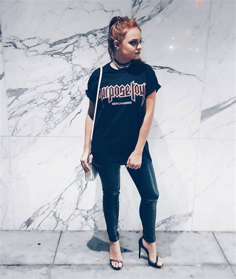 Michelle Defraitess Feet