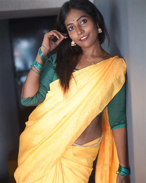 Gomathi Cbe Ponnu Spicy Navel Exposed In Saree