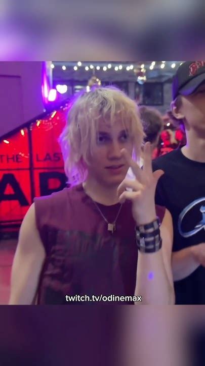 ЕЛИ ПЛАГ ПРИТВОРИЛСЯ ТЕМНЫМ ПРИНЦЕМ Youtube