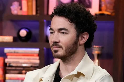 Kevin Jonas De Los Jonas Brothers Se Somete A Una Intervención De