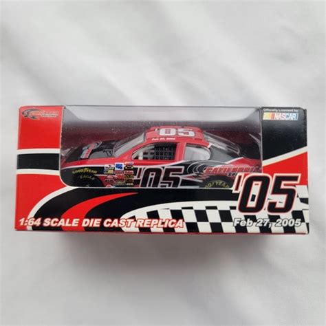 2005 Team Caliber California Speedway 1 64 Diecast February 27 Race