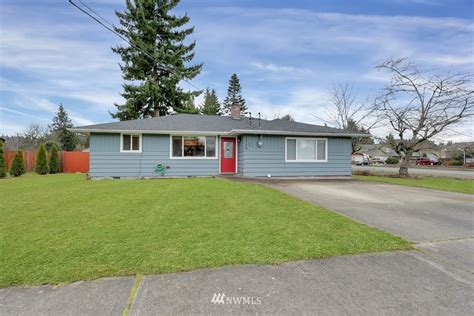 1706 9th Ave Se Puyallup Wa 98372 Redfin