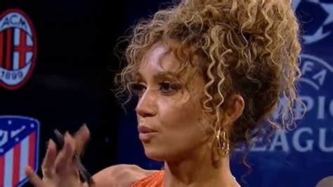 Cbs Sports Presenter Kate Abdo Stuns In Very Bold Outfit Live On Tv As