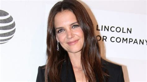 Katie Holmes Quit This Habit While Pregnant But Now Shes Back At It
