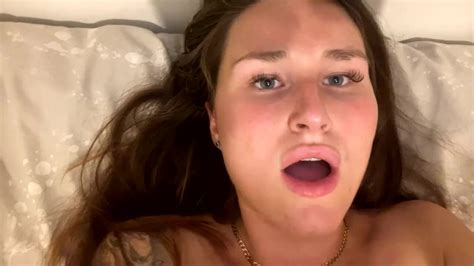Str8 Couple Show Of For Tokens