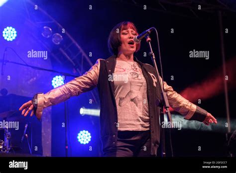 Samantha Sprackling Republica Saffron Of Republica From Lagos To 90s
