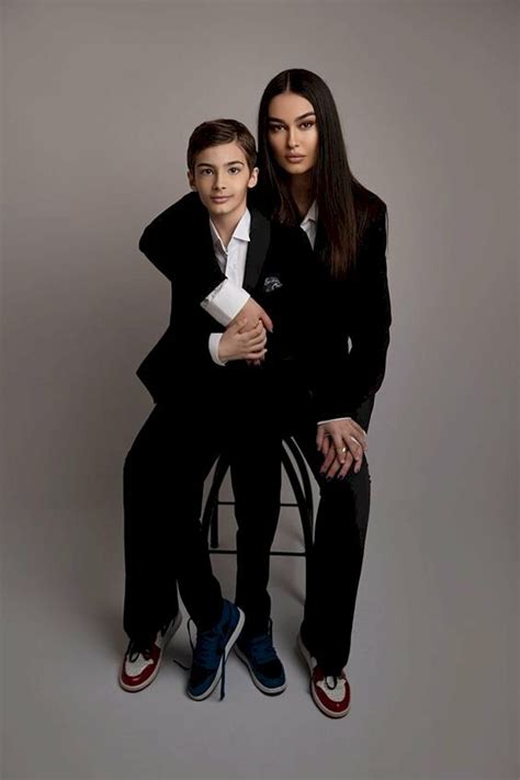 Ảnh Mẹ và Con Trai Những Khoảnh Khắc Đáng Yêu Cần Xem Ngay