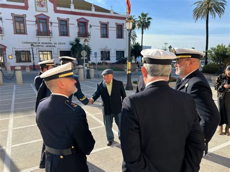 Eumenio Prieto Con Toda La Mar Detrás
