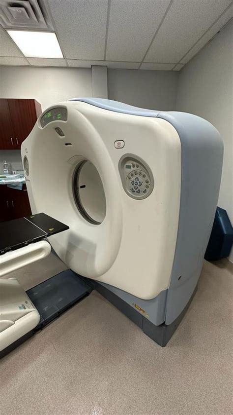 Ge Lightspeed 8 Slice Ct Scanner Goldseal