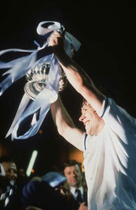 Steve Perryman Holds Up The Cup Tottenham Hotspur Football Tottenham