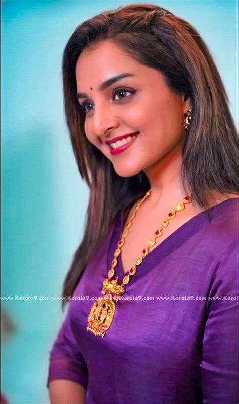 Manju Warrier Hot Photos Pics New Images And Hd Wallpapers