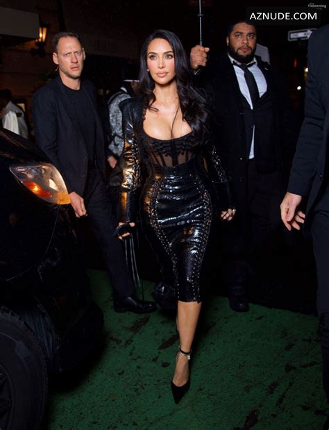 Kim Kardashian Sexy Seen Flaunting Her Milf Boobs In A Busty Crocodile