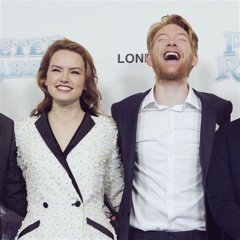 Daisy Ridley And Domhnall Gleeson Linda Mccartney Domhnall Gleeson Celebs