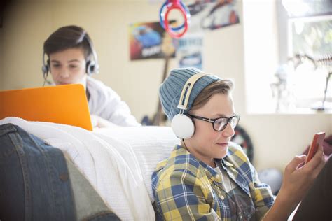 Young People ‘get Post Traumatic Stress When Separated From Their