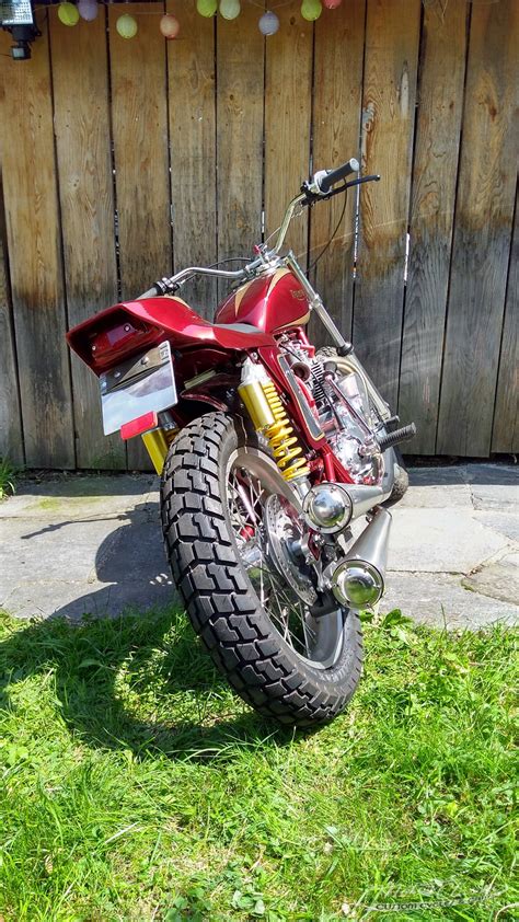 Triumph Flat Tracker