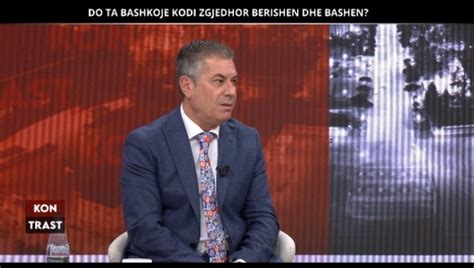 I Robëruar Në Sallonin E Zonjës Liri Lorenc Vangjeli Ironizon Berishën Në Arrest Shtëpie