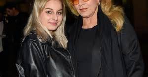 Sylvie Vartan Sa Fille Darina Nest Plus Un Coeur à Prendre Elle