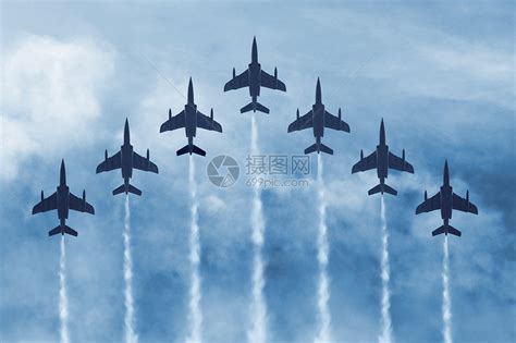 军事战机演习图片素材 正版创意图片400864297 摄图网