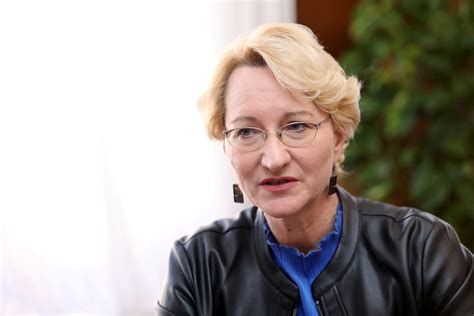 Tā Ir Skolēnu Smadzeņu Skalošana” Dace Melbārde Pēc Viedokļa Paušanas Pār Sevi Saņem Negāciju