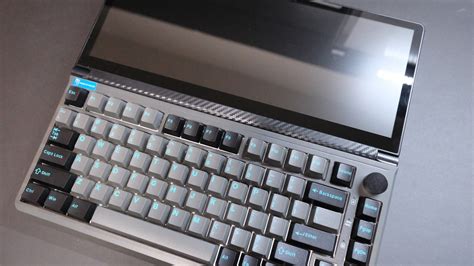 Kwumsy K3！13インチモニターが搭載したちょっとマニアックなキーボードが使っていて楽しい！！