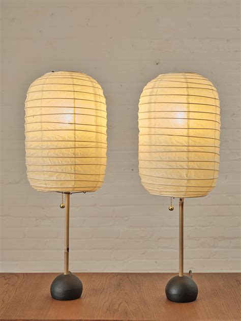 A Pair Of Akari Bb1 30dl Table Lamps By Isamu Noguchi At 1stdibs Noguchi Style Table Lamp