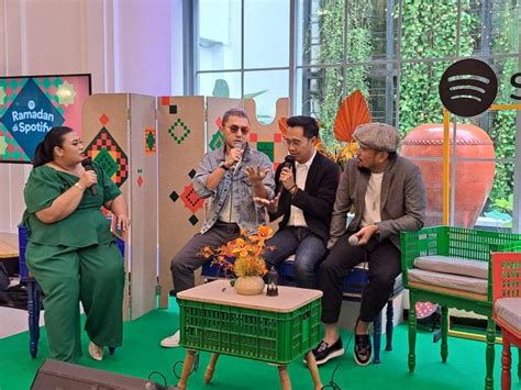 Omesh Menangis Ketika Bikin Podcast Ramadhan Spotify Republika Online