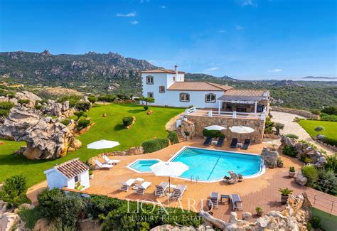 Luxury Villawith Pool Overlooking The Costa Smeralda Lionard