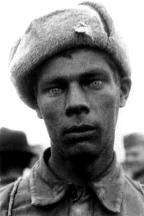 12 Harrowing Vintage Photos Of Soldiers In Complete Shell Shock