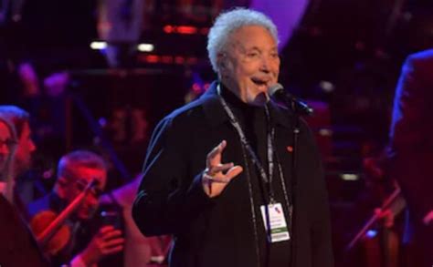 Sir Tom Jones Moves Bbc Viewers With Powerful Performance At Royal