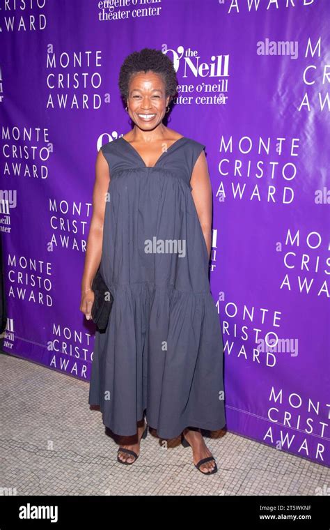 Quincy Tyler Bernstine Movies And Tv Shows 60 Photos Moonagedaydreamfilm