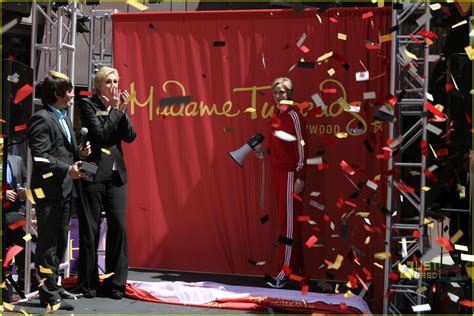 Jane Lynch Sue Sylvester Gets Waxed Photo 2471338 Glee Jane Lynch