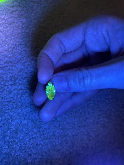 Uranium Glass Or Uv Reactive Plastic Ruraniumglass