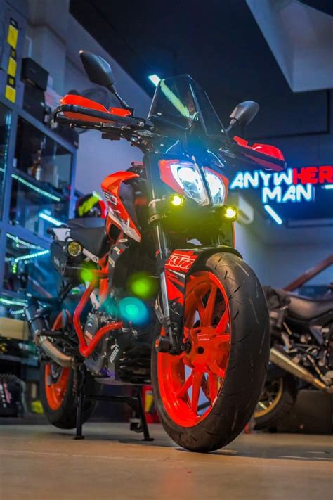 Đèn trợ sáng Future Eyes F150 – Anywhere Man