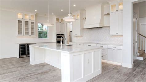 Antique White Shaker Kitchen Off White Kitchen Cabinets Perfect