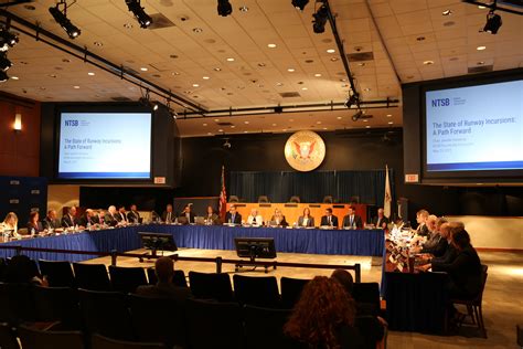 Industry Leaders Talk Runway Incursions At Ntsb Roundtable