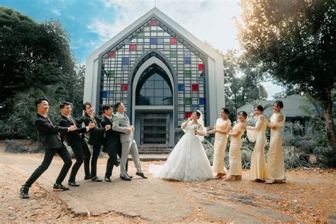 မင်္ဂလာဦး သတို့သား၊သတို့သမီး ဝတ်စုံနှင့်လက်ဝတ်ရတနာ ကဲမင