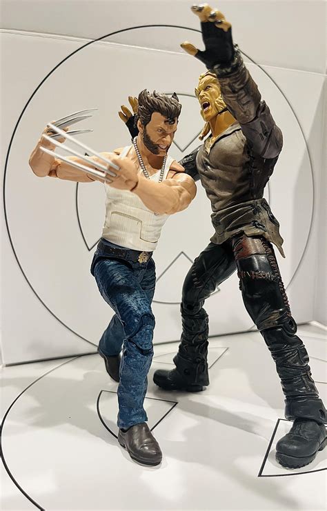 Wolverine vs Sabertooth : r/ActionFigureGeek