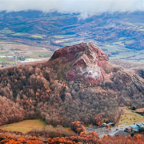 北海道高清图片冬日北海道昭和新山山林，秋叶黄树，乌苏山鸟瞰风景名胜免费下载格式2848像素编号42806657 千图网