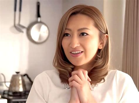 ＜友達の母＞エロ巨乳な三十路の美熟女に媚薬投与！旦那の遺影の前でオナニーする発情”未亡人”を脅迫し羞恥なキメセク調教♡ ピラ・ニーア