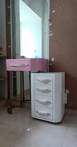 Wooden Drassing Table Size Standard Size At ₹ 40000piece In New